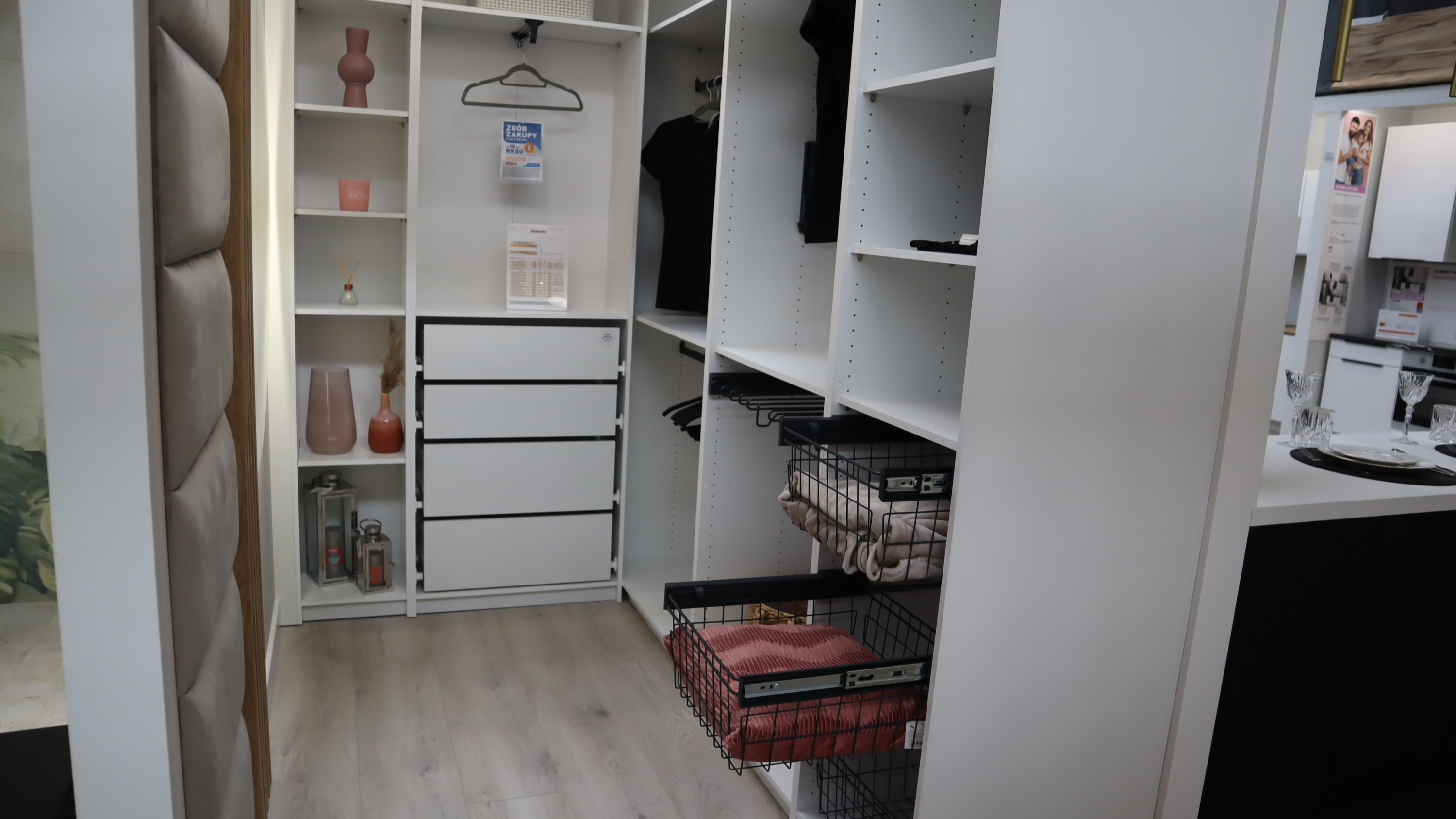 Jak zrobić funkcjonalną garderobę?